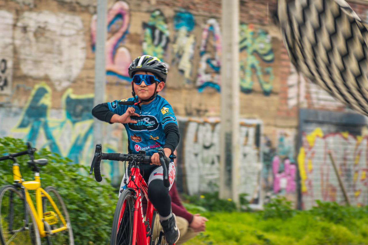 Quinta Normal vivió una gran jornada de ciclismo a beneficio de Mario ...
